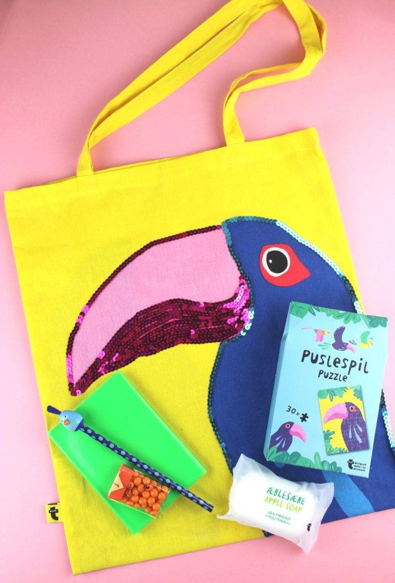 DIY How to decorate A Fabric Tote Bag with Seguins - Ef Zin Creations