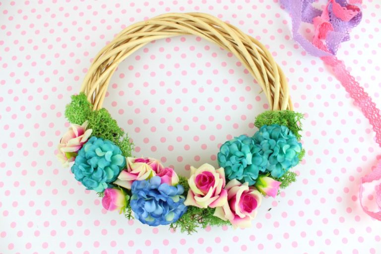 DIY Φτιαχνω Διακοσμητικό Στεφανι με Βρυα και Λουλουδια