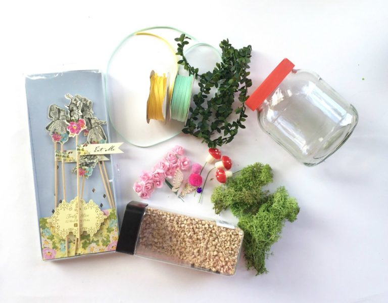 DIY Φτιαχνω Βαζο με την Αλικη στη Χωρα των Θαυματων